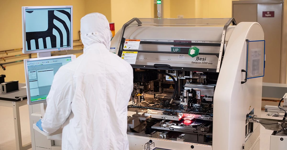 Microcontrolador 80C196KC de 16 bits